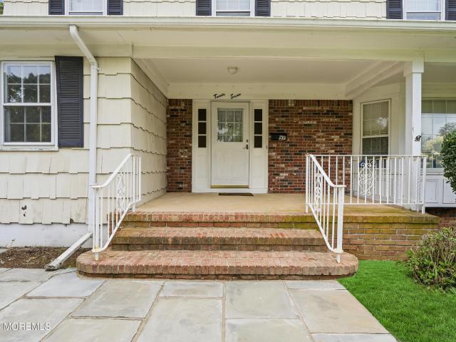27 Stonehenge Drive