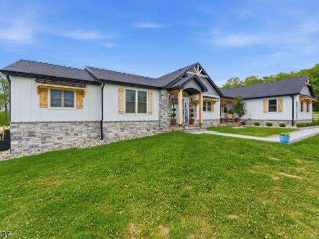 27 Sterling Dr