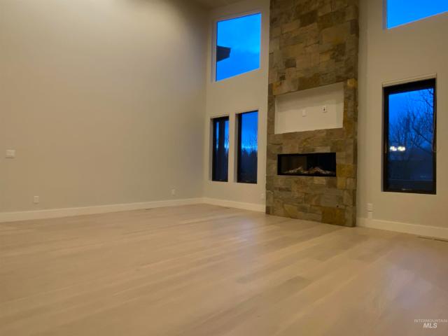 27 Streamside Drive