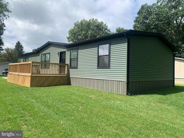 27 Summer Ln, Elizabethtown, PA 17022