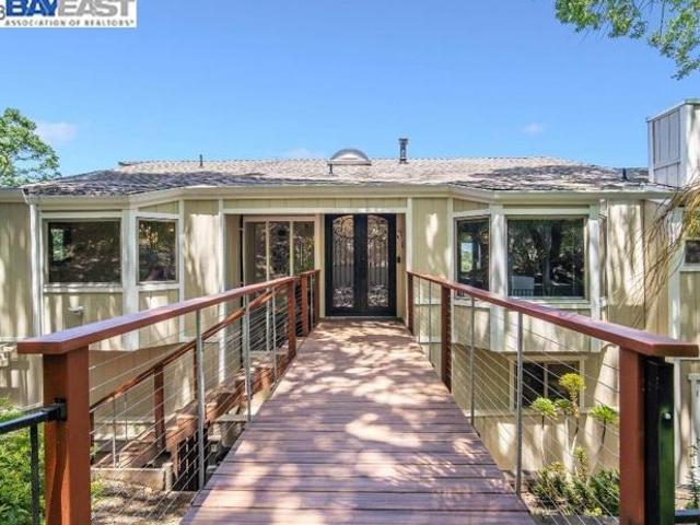 27 Sunny Oaks Dr, San Rafael, CA 94903