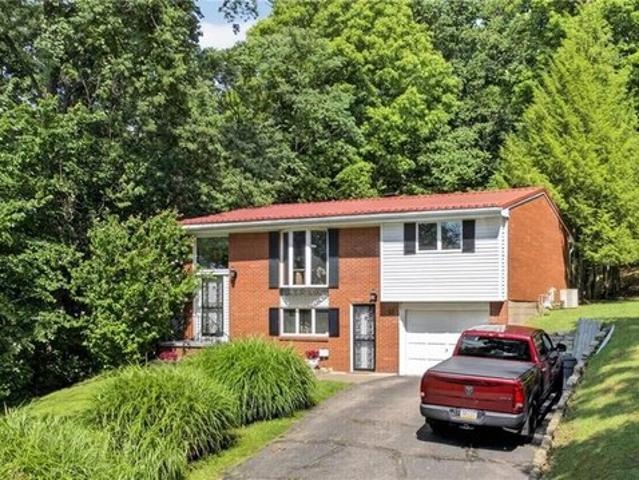 27 Sunset Dr, McDonald, PA 15057