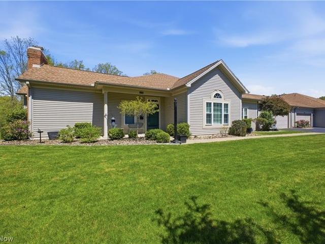 27D Hunters Woods Dr Unit D, Canfield, OH 44406