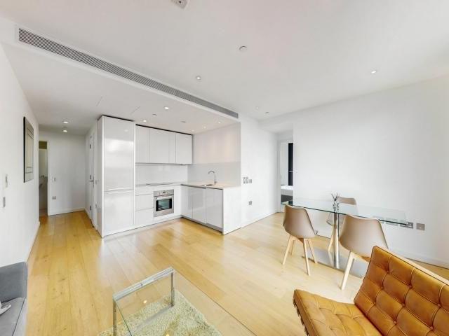 27th floor with stunning views of the cityscape & 24 Hr. Concierge