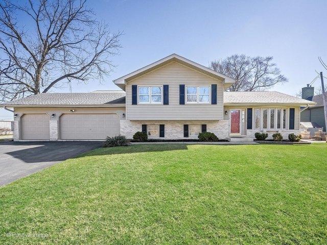27W015 Manchester Rd, Winfield, IL 60190