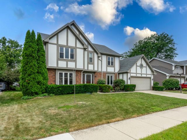 27W303 Chartwell Drive