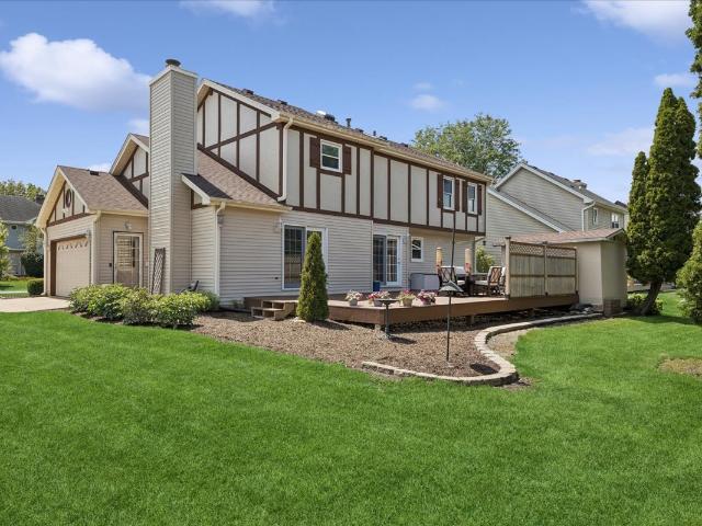 27W390 Waterford Drive