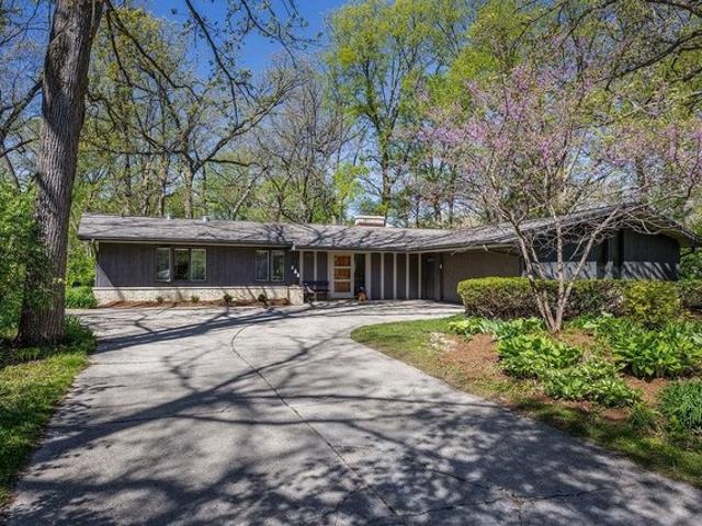 2404 Mayflower Dr, Middleton, WI 53562