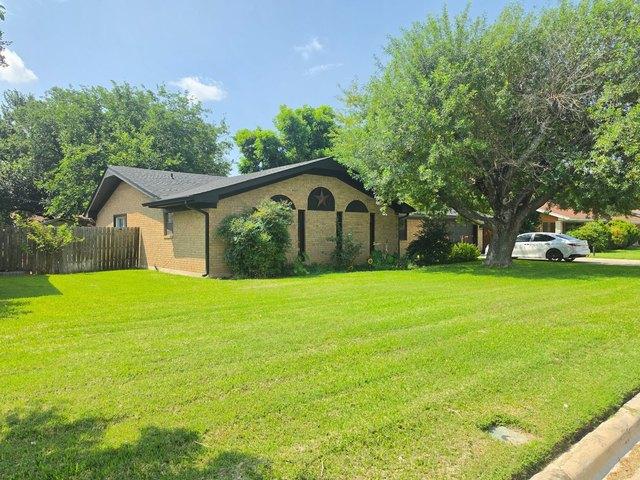 2404 Monticello St, Brownwood, TX 76801