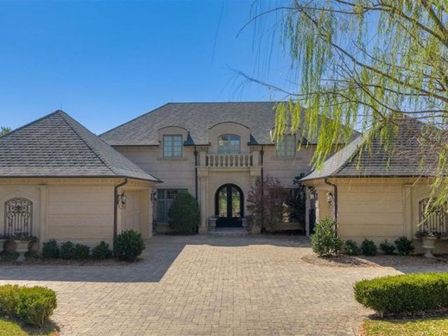 2404 NW Grand Cir, Oklahoma City, OK 73116