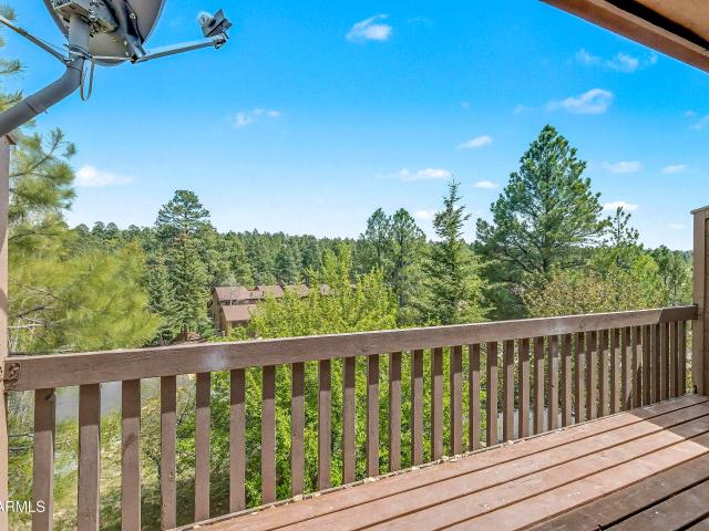 2404 n whispering pines way