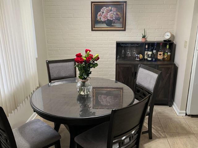 2404 Algonquin Road # 5