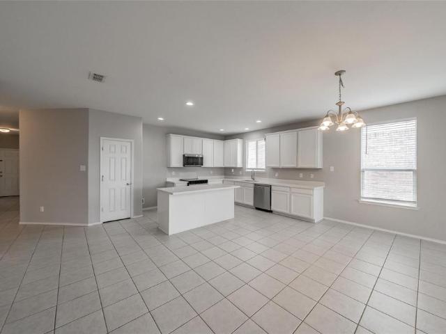 2404 Bermont Red Lane
