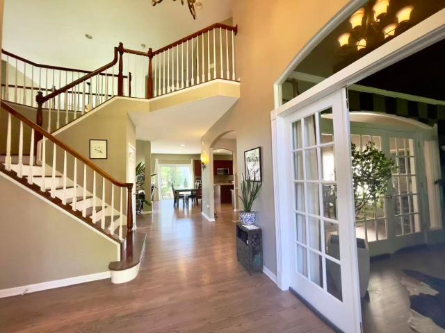 2404 Comstock Court