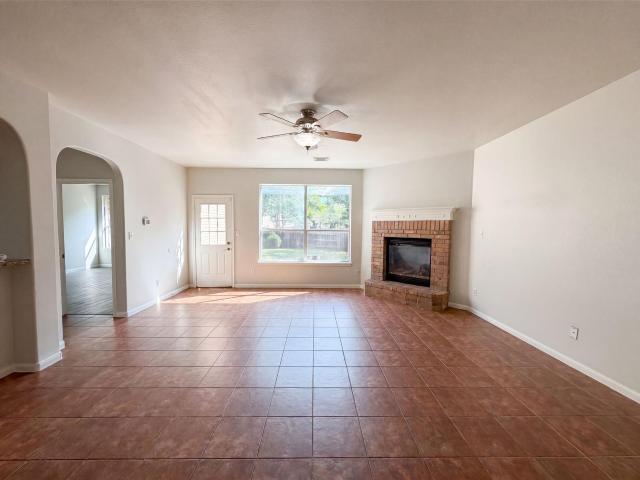 2404 Danciger Ln