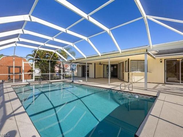 2404 Del Ray Pl, Lehigh Acres, FL 33936