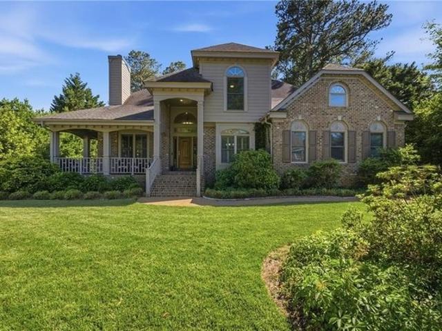 2404 Entrada Dr, Virginia Beach, VA 23456