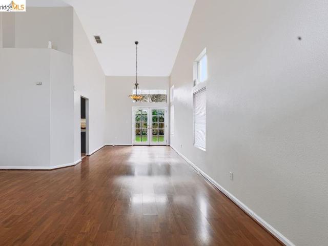 2404 Greentree Ct