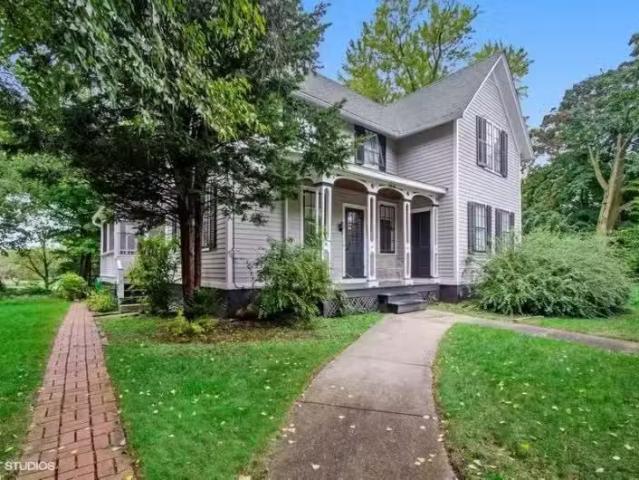 2404 Ridge Avenue, Evanston, IL 60201