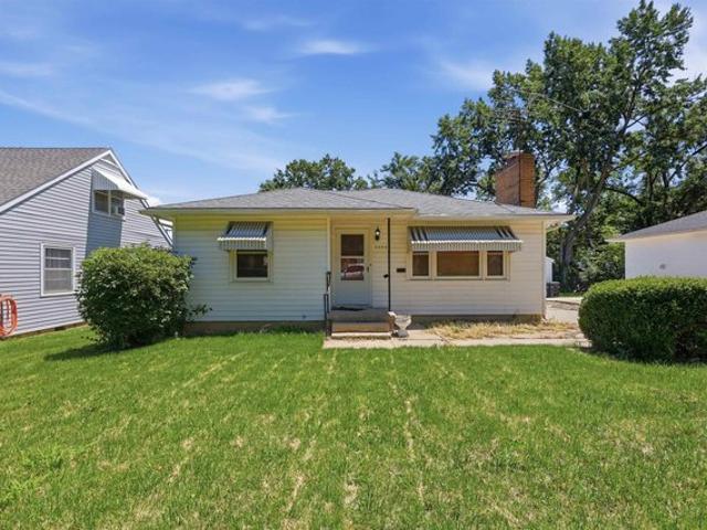 2404 SW Bradbury Ave, Topeka, KS 66611
