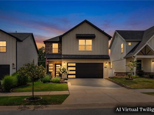 2404 SW Poppy St, Bentonville, AR 72713