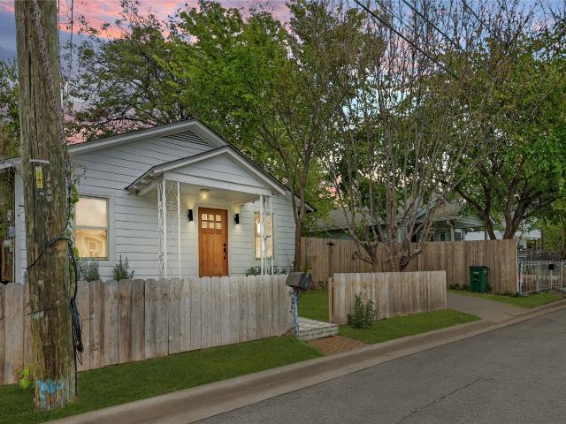 2404 Santa Rita St, Austin, TX 78702 | MLS #4300 | Compass