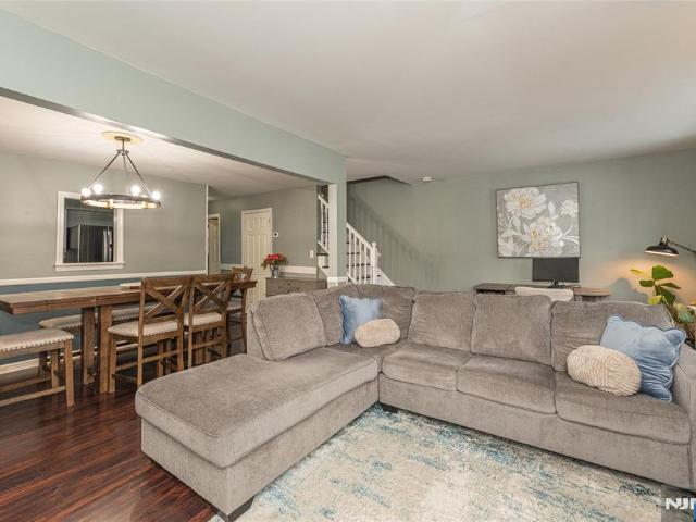 2404 Tudor Court