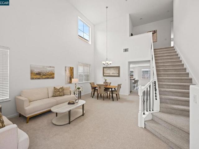 2404 Tamalpais Ave