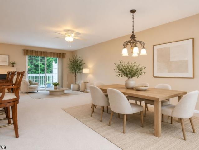 2404 Vantage Ct