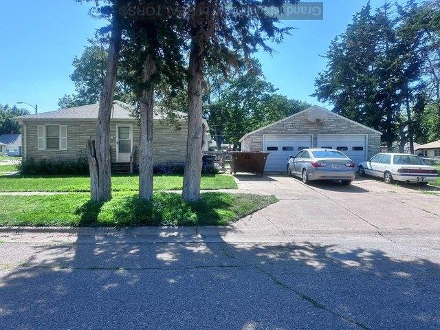 2404 W 7th St, Hastings, NE 68901