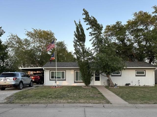 2404 Williams St, Great Bend, KS 67530