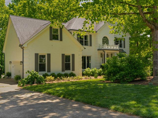 2404 Woodlair Way