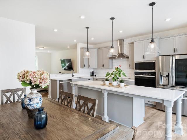 2405 Magnolia Blossom Way, Charlotte, NC 28211 | MLS #4369