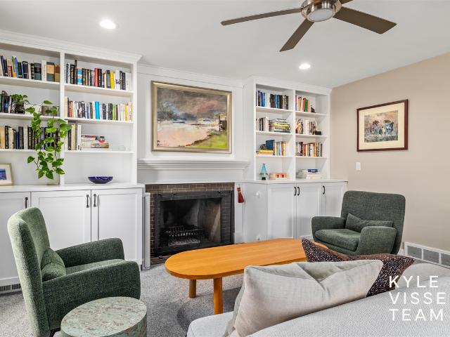 2405 Oakwood Drive