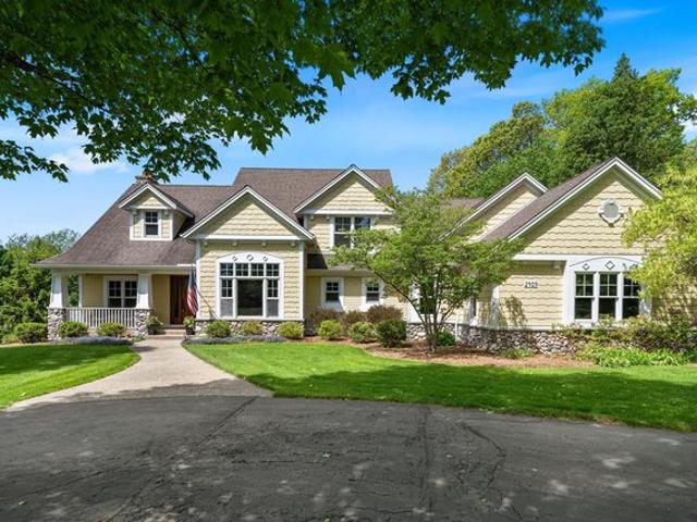 2405 Orchid Ct SE, Ada, MI 49301