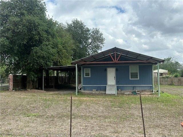2405 Cox St, Beeville, TX 78102