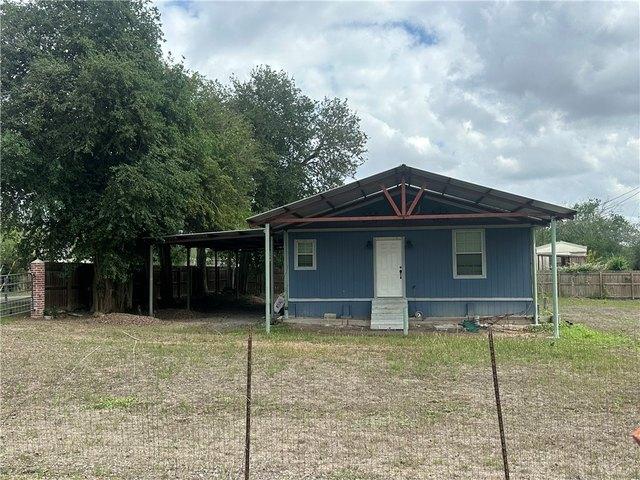 2405 Cox St, Beeville, TX 78102