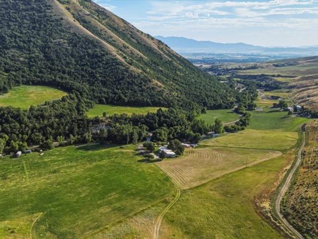 2405 E Canyon Rd, Smithfield, UT 84335