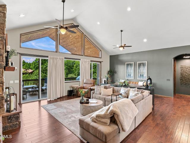 2405 e scarlet bugler circle