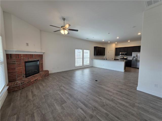 2405 Graham Lane