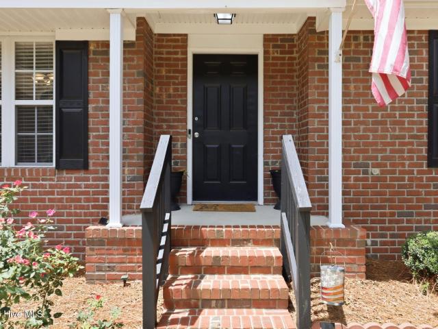 2405 Longleaf Drive W