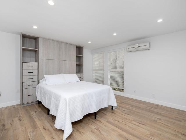 2405 Roscomare Rd LLC