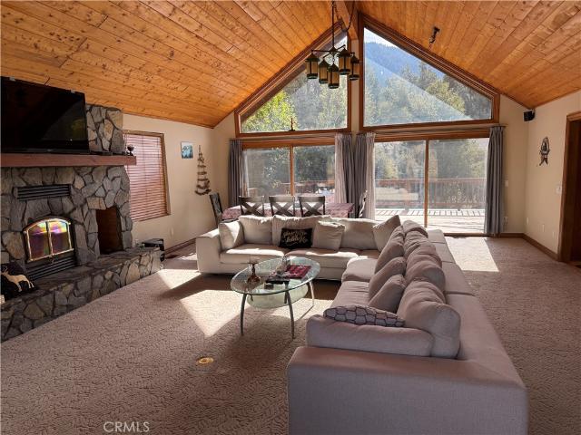 2405 St Bernard
