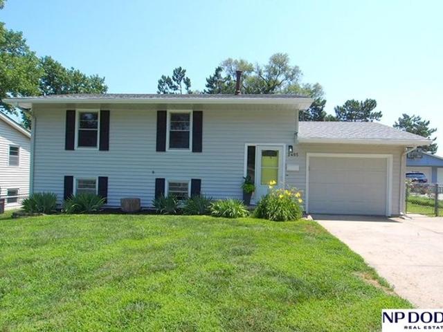 2405 S 123rd St, Omaha, NE 68144