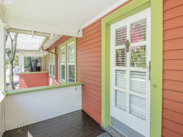 2405 se cora st