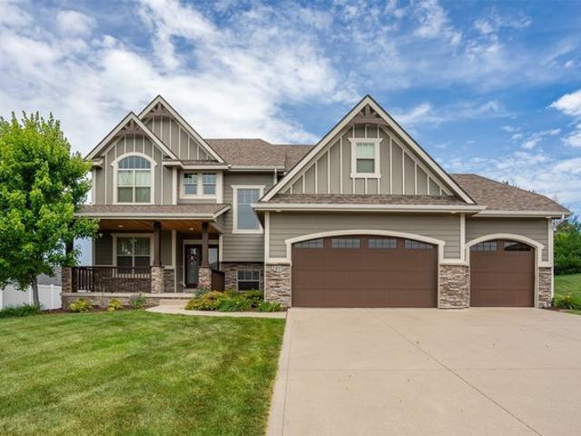 2405 th Ct, Urbandale, IA 50323