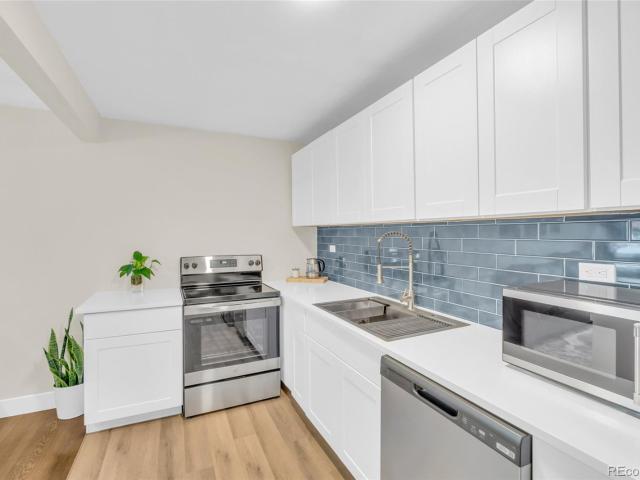 2405 W 39th Avenue