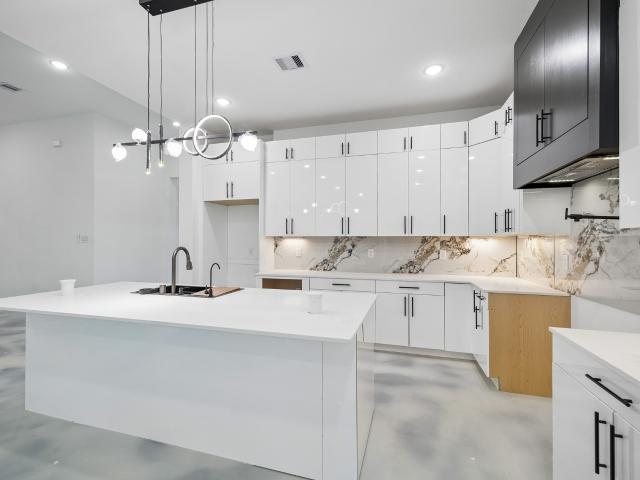 2405 W Green Briar Drive