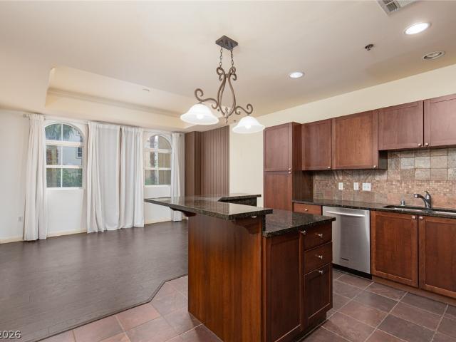 2405 W Serene Avenue 522