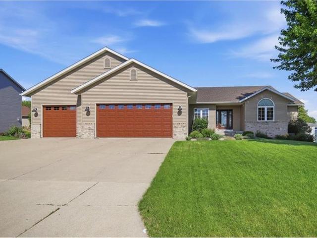 2405 Watertower Ln, Owatonna, MN 55060
